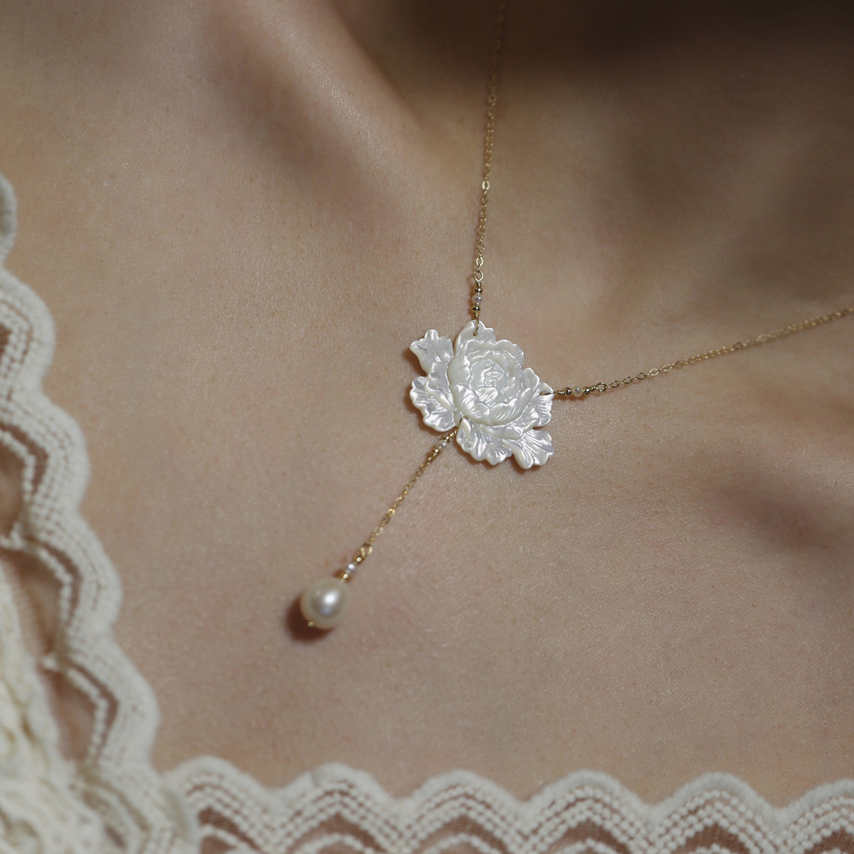 Ice Jade 14K Gold-plated Pearl Butterfly Fritillary Carved Peony Necklace - CJdropshipping