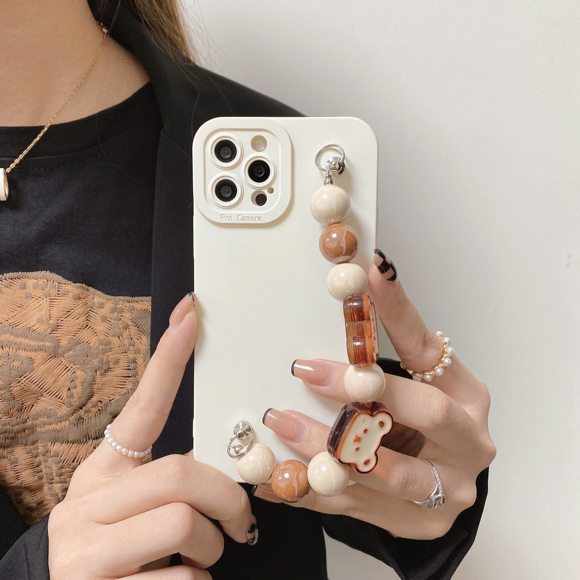 Ins Khaki Bear Bead Bracelet Soft Phone Case - CJdropshipping