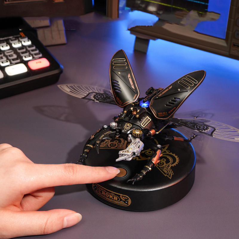 Attack The Giant Spade Armor Mechanical Punk 3d Three-dimensional ...